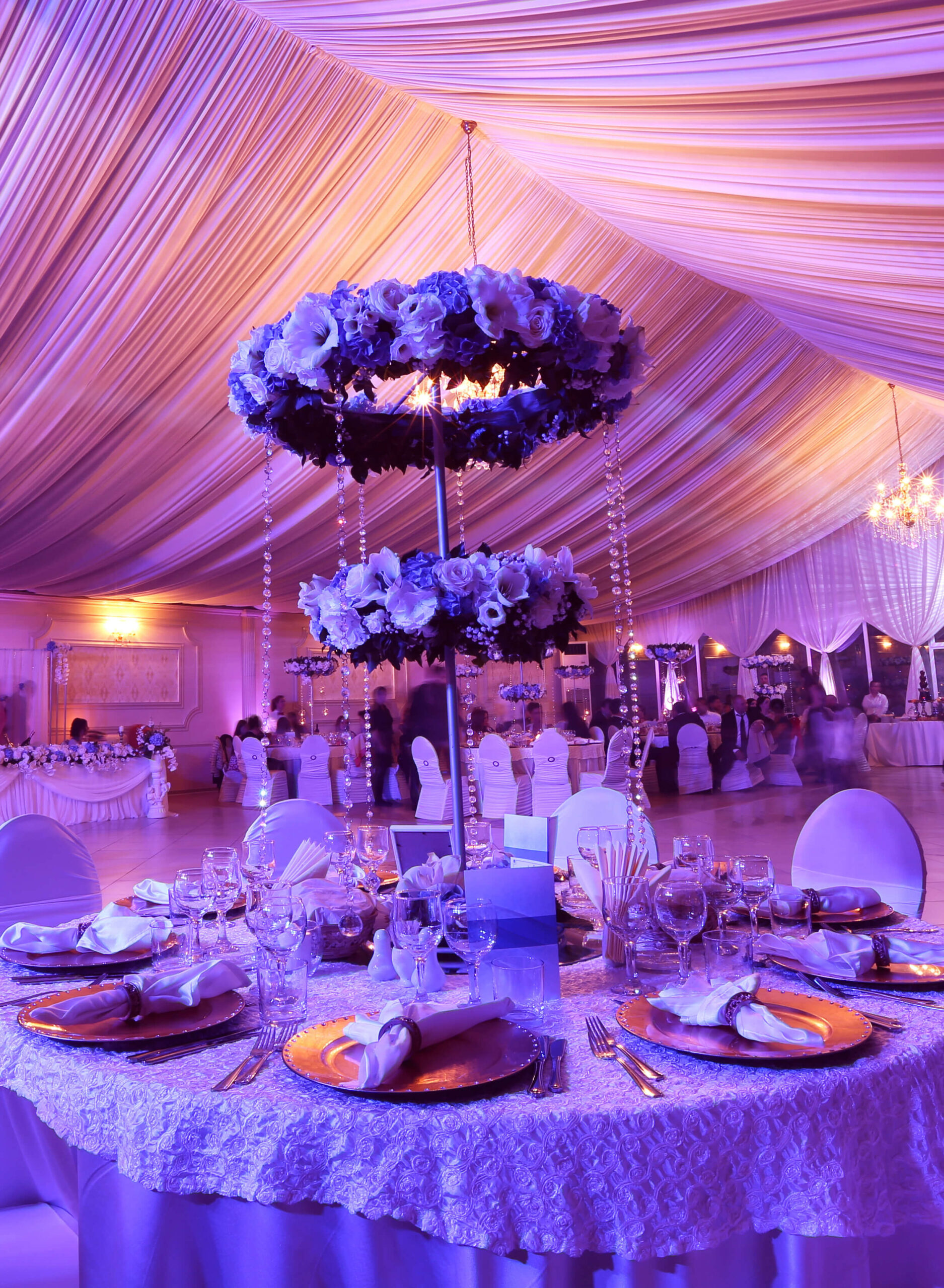Arma tu boda en morado con estas 7 ideas imperdibles
